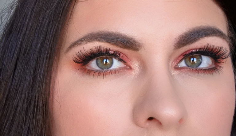 Melted Shadows Matte & Metal de Huda Beauty : deux tuto makeup